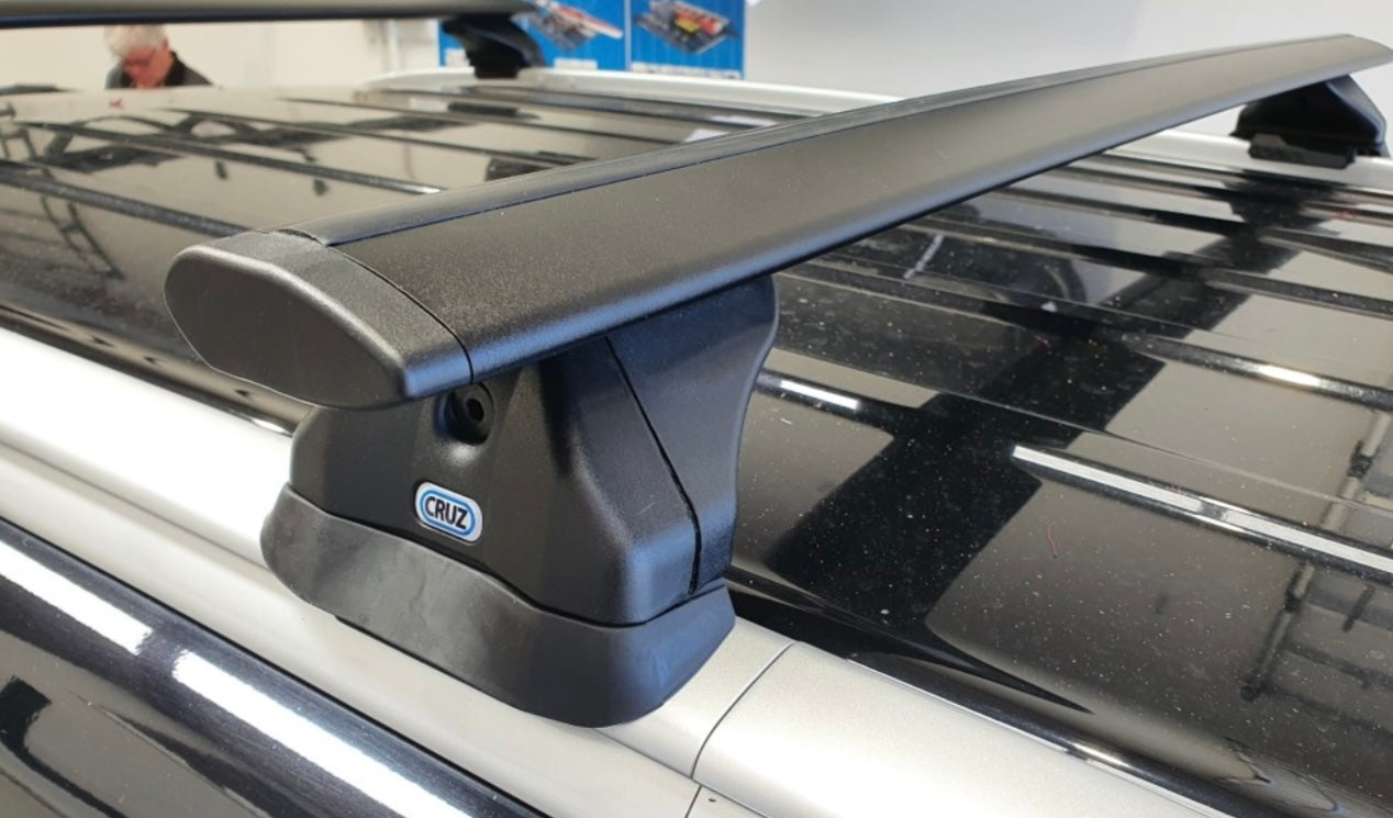 Mitsubishi Outlander - Cruz 2 bar kit – mobile roof racks